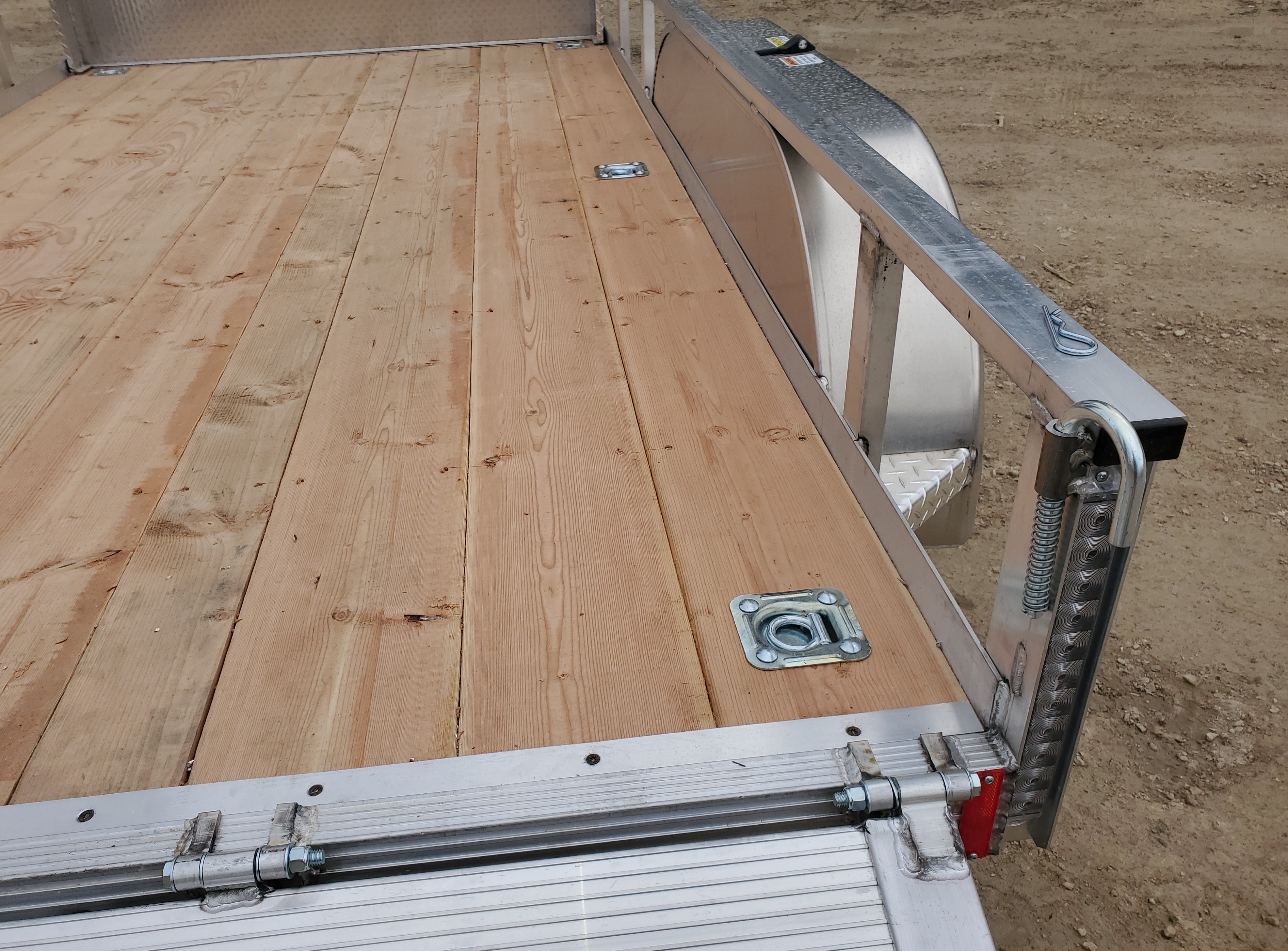 UATR | Stronghaul Trailers